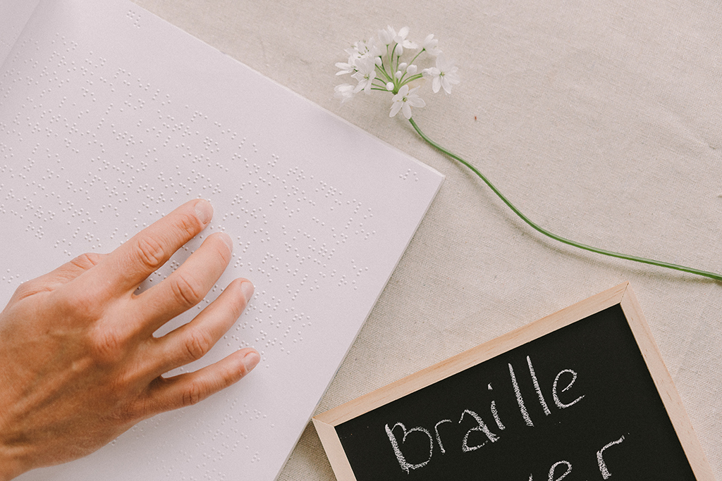 Hajde | To see art with your heart: Adapting artistic creation to blind ...